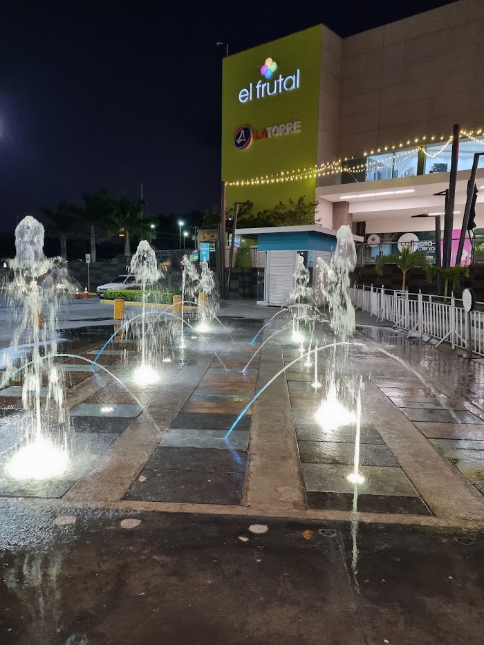 El Frutal Complejo Comercial, Villa Nueva