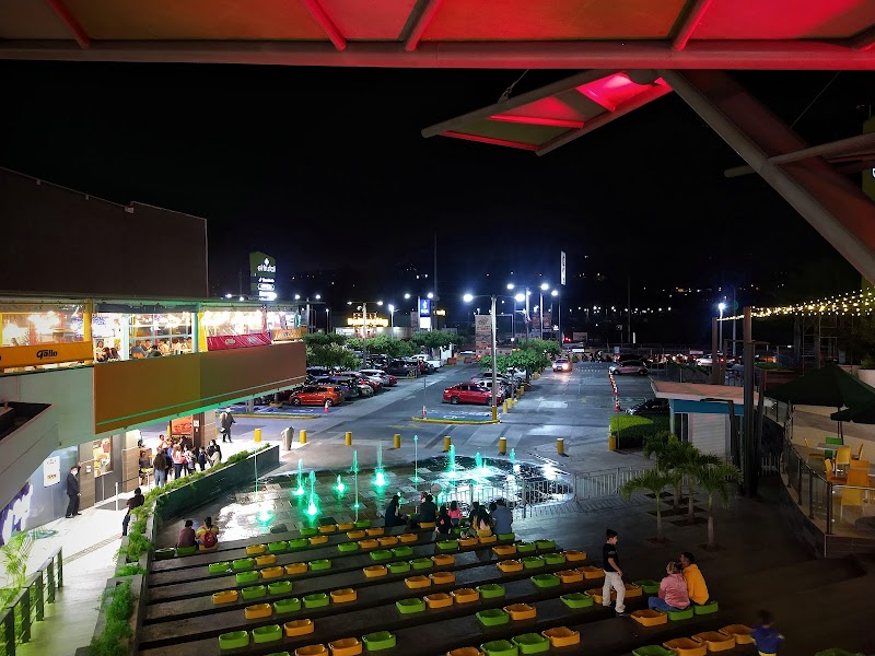 El Frutal Complejo Comercial, Villa Nueva