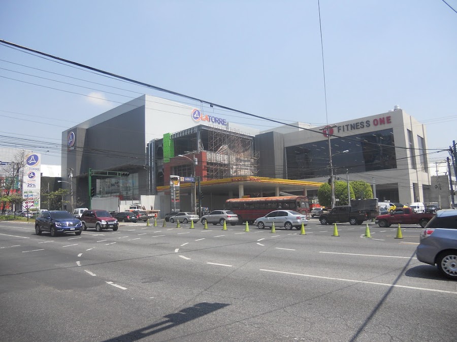 La Torre Rus Mall, Zona 7