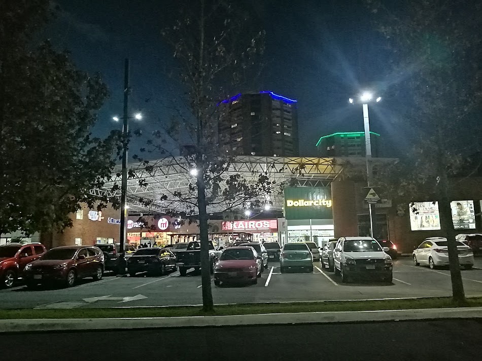 Las Plazas Majadas, Zona 11 (Centro Comercial)